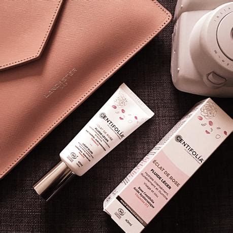 Le fluide hydratant ÉCLAT DE ROSE Centifolia