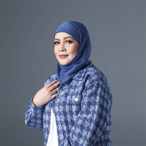 Datuk Rj Khan Perjalanan Fesyen Saya Majalahwm Woven Modern Magazine