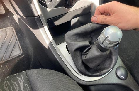 Changer Le Pommeau De Levier De Vitesse Sur Peugeot Lehangardunord