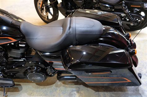 Hình Ảnh Harley Davidson phối màu Apex Factory Custom Paint tại Việt Nam