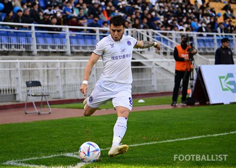 포토 안드리고의 코너킥