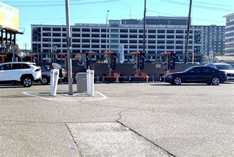 Lax Cell Phone Waiting Lot Updated July 2026 23 Photos And 45 Reviews