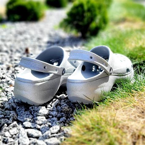 Crocs Classic Platform Glitter Clog — ціна 1799 грн у каталозі Босоніжки Купити жіночі речі за