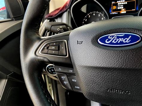 原廠180匹馬力 渦輪增壓 Ford Focus 5d 15 5門掀背 定速 換檔撥片 Maxx鋁圈 藍芽 可全貸 汽車 汽車出售在旋轉拍賣
