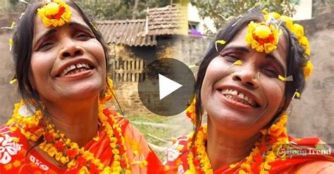 বসন্তে রঙিন রানু মন্ডল সর্বাঙ্গে গোঁজা ফুল ঠোঁটে লিপ্সটিক প্রেমের