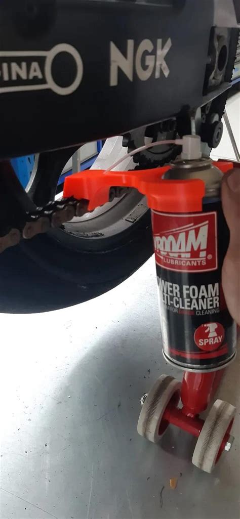 Motorbike Chain Oiler Motorcycle Chain Lubricator Chain Oil Dispenser