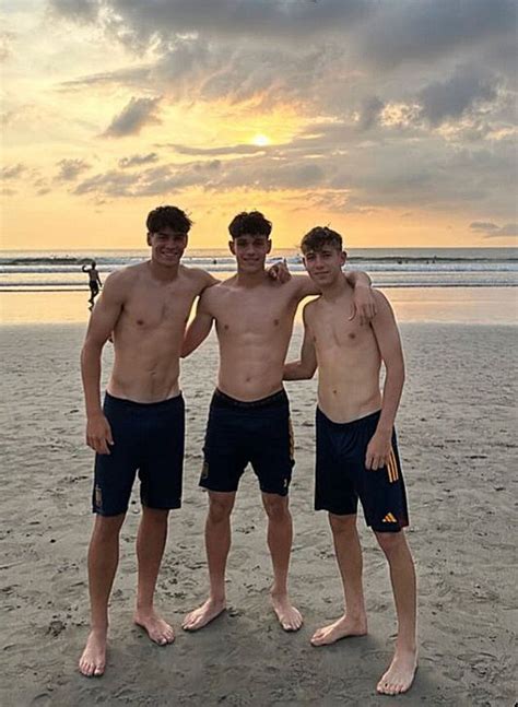 Marc Guiu Hector Fort And Pau Prim En 2024 Futbol Hombres Giros