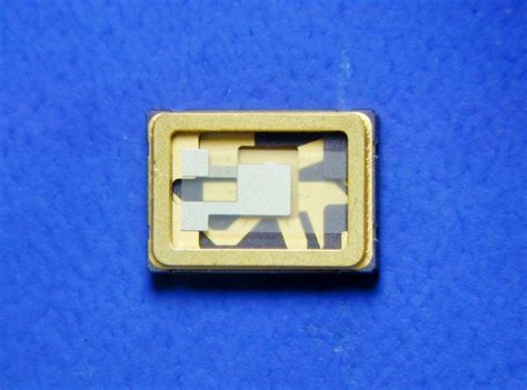 水晶デバイスの製作過程 株式会社 東京クオーツ