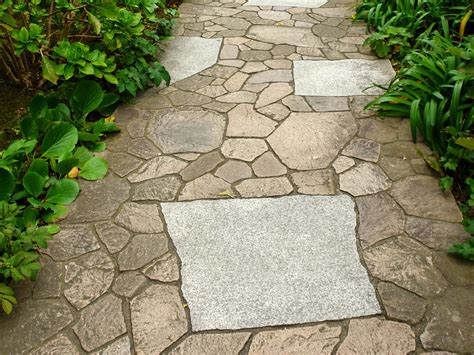 Different Types Of Flagstone Flagstone Pathway Ideas For A Modern