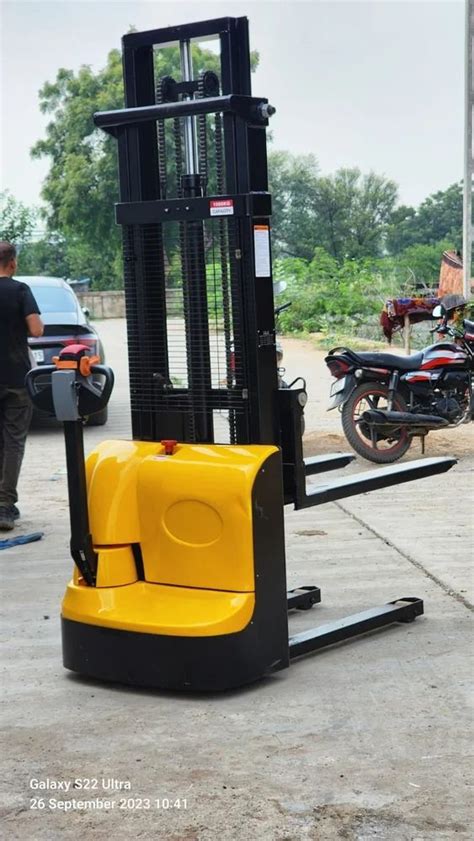 Battery Operated Stacker For Industrial At ₹ 265000 Piece In Ahmedabad