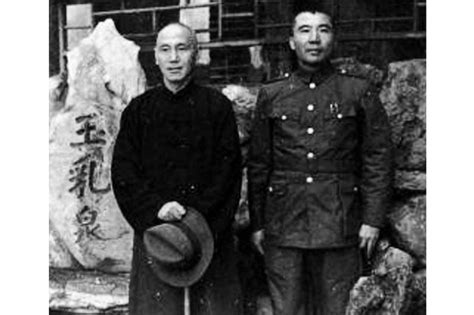 名将王耀武的两段婚姻：发妻并没有跟副官私奔，第二任妻子是教师王耀武发妻副官新浪新闻