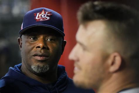 Griffey Jr Taking Bp At The Wbc Will Make You Feel Young Again