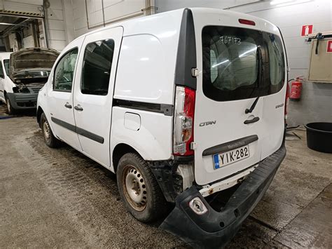 Used Mercedes Benz Citan Sliding Door Bracket 8200497510