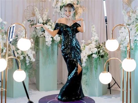 Ayu Dewi Selalu Ceria Dan Bahagia Meski Diterpa Masalah Bukan Cuan Indozone Seleb