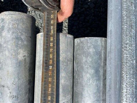 Qty Assorted Galv Pipe Lengths And Box Steel Tvaa Pty Ltd T A Tomkins