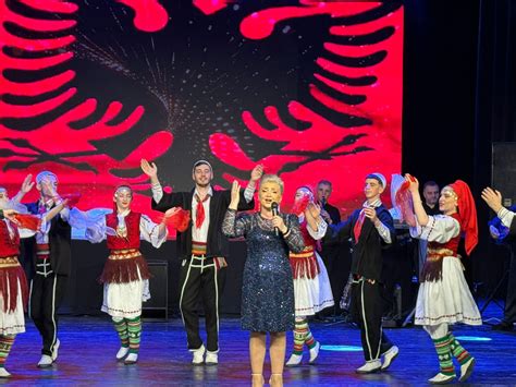 Liri Rasha Pasaporta Artistike E Dibrës Ishte Vetëm 13 Vjeçe Kur Mësuesi Spikati Talentin E Saj