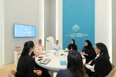 الإمارات للتوازن بين الجنسين يبحث تعزيز الشراكة مع المنتدى الاقتصادي