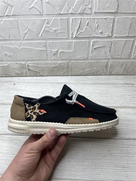 Кеди мокасини Hey Dude Zara Polo Eco Clarks Camper Converse Diesel Golden Goose — ціна 1600 грн