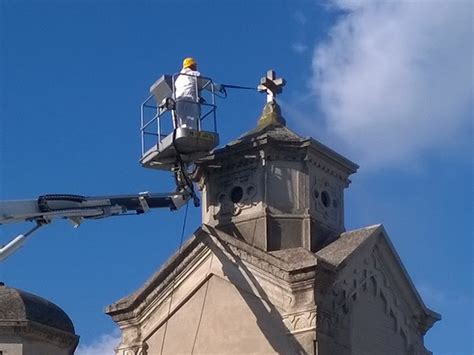 Pulire Gli Edifici Storici Ecclesiastici E Le Aree Verdi Con L