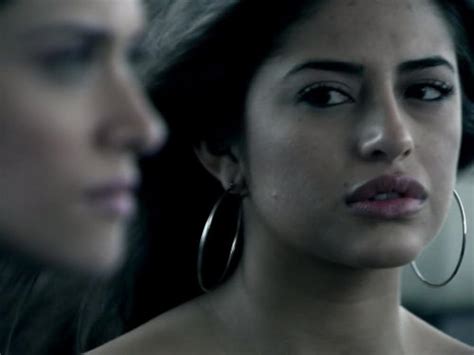 Mayra Leal Machete