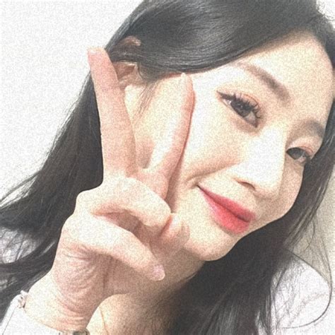 정다빈 Luvbini • Threads Say More