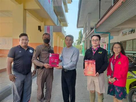 เจ้าหน้าที่สายตรวจ สภ สันทราย มามอบตู้แดง เพื่อเพิ่มมาตรการความปลอดภัย Sansailuang School