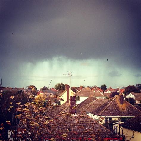 Uragano Gonzalo Regno Unito Devastato Dalla Tempesta Che Sta Arrivando