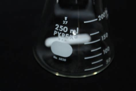 Pyrex 250ml Erlenmeyer Flask With Glass Stopper And Magnetic Stir Bar Pyrex 250ml Erlenmeyer Flask With Glass Stopper And Magnetic Stir Bar