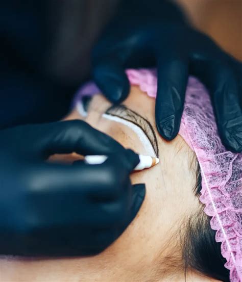 Brow Wax and Tint – Chill Pepper Hotel