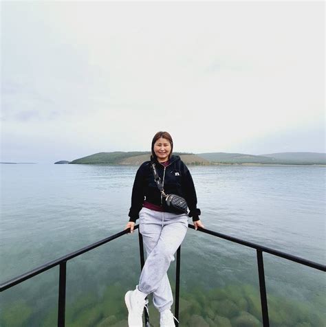 Ө Наранцэцэг