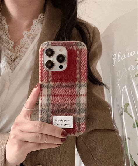 [🔥마지막수량할인] 아이폰 레드 체크 벨벳 모직 귀여운 뽀글이 유니크 겨울 키치 특이한 우정 털 퍼 애플 휴대폰 핸드폰 폰 케이스 아이폰케이스 12 프로 13 14 15