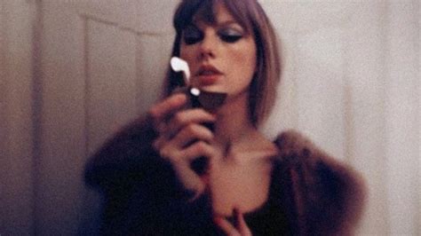 Taylor Swift Smoking