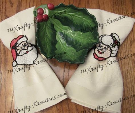 FSL Santa And Mrs Claus Napkin Rings