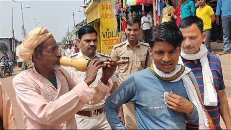 Watch Snake Charmers In Mps Gwalior Teach Lesson To Molestation