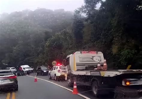 Dois Motociclistas Ficam Gravemente Feridos Em Colisão Com Carro De