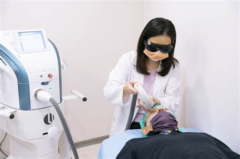 眼睛發癢是乾眼症警訊？ 睫毛根部潛藏蟲蟲危機恐導致 Opt眼科優化脈衝光 缺油型蒸發型乾眼症 瞼板腺功能障礙mgd 台灣醫級邦 Now健康