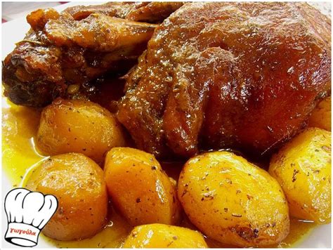 ΚΟΤΣΙ ΜΕΛΩΜΕΝΟ ΜΕ ΜΥΡΩΔΙΚΑ ΣΤΗ ΓΑΣΤΡΑ Greek Recipes Christmas