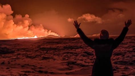 A Volcano Is Erupting In Iceland And Its Pretty Stunning To Watch