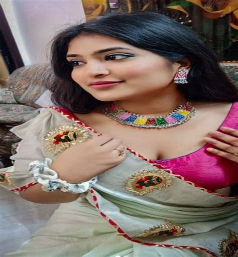 Upsc Ias Passed Upsc Cse In Sixth Attempt Beautiful Glamorous Gorgeous Ias Officers Upsc Ias