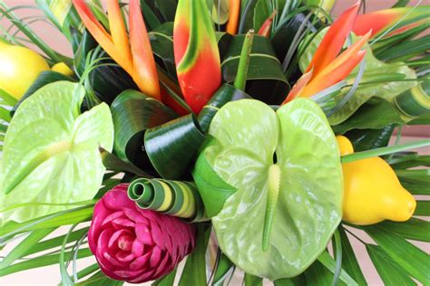 Bouquet De Fleurs Exotique Bora Bora En Livraison La Fontaine Fleurie