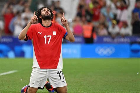 جه ليه ومشي في أيه نجم الزمالك السابق ينتقد حسام حسن بسبب النني
