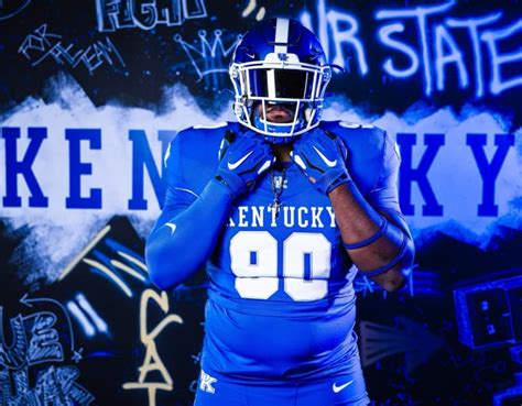 Cats Pursuing Fcs Defensive Tackle Transfer Catsillustrated Kentucky