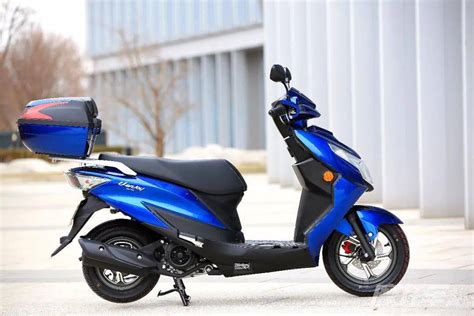 颜值实用都兼顾，实拍解析济南铃木u家族新成员优驿ue125搜狐汽车搜狐网