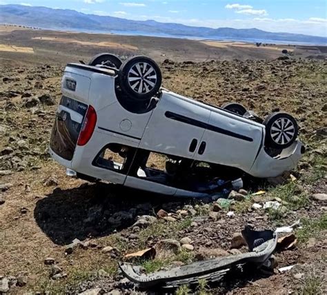 Tunceli de hafif ticari araç şarampole devrildi 3 yaralı Haberler