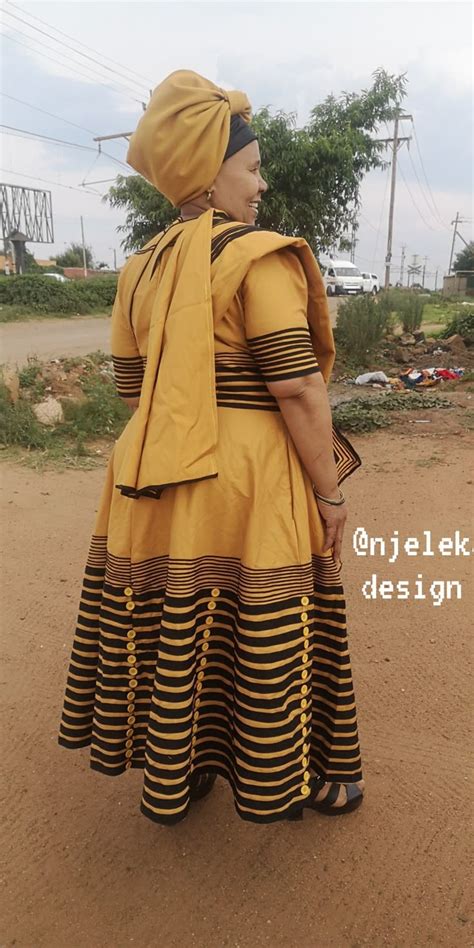 Pin By Elizabeth Inghepa On African Women African Traditional Wear