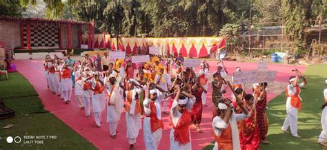 विद्या विकास मंडळ विद्यालयातील विद्यार्थ्यांनी ग्रंथदिंडीद्वारे साजरा केला ‘मराठी भाषा गौरव दिन