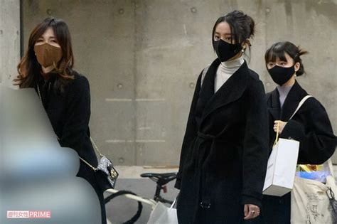 工藤静香が披露した“個性派”私服に「季節感なし」「ムレそう」ネットでツッコミ殺到、貫く独自ファッションと世間とのズレ（3ページ目） 週刊