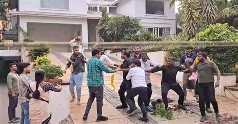অভিনেতা আল্লু অর্জুনের বাড়িতে এবার হামলা ভাঙচুর