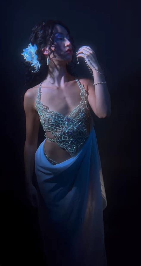 Pin By Alexia Garcia On Halloween Mermaid Halloween Costumes Mermaid
