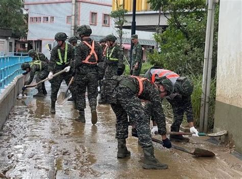 雨彈轟炸新北！國軍動員431兵力助土石清淤